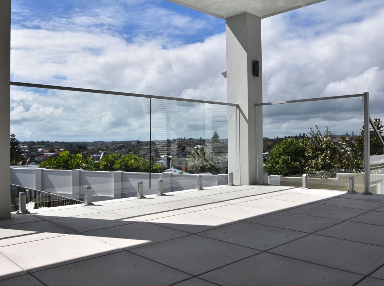 Mini Post Clamps For Balustrades | Edgetec Mini Post | MAXIMO